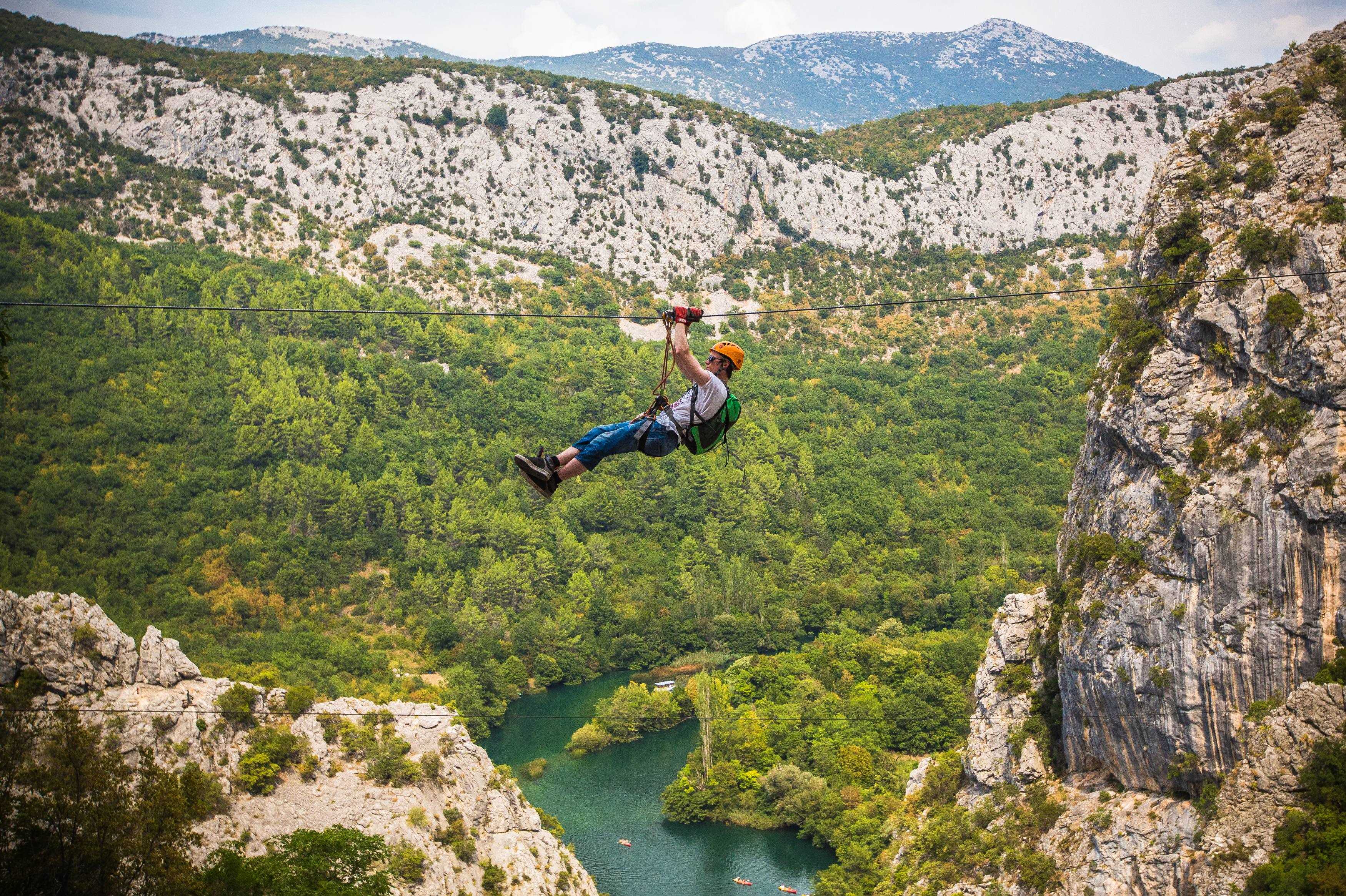 Zipline u kanjonu Cetine za prave avanturiste | Croatia.hr