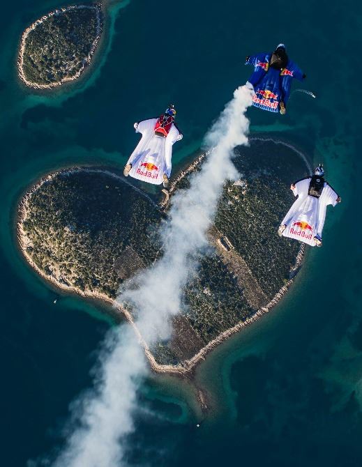 wingsuit balloons