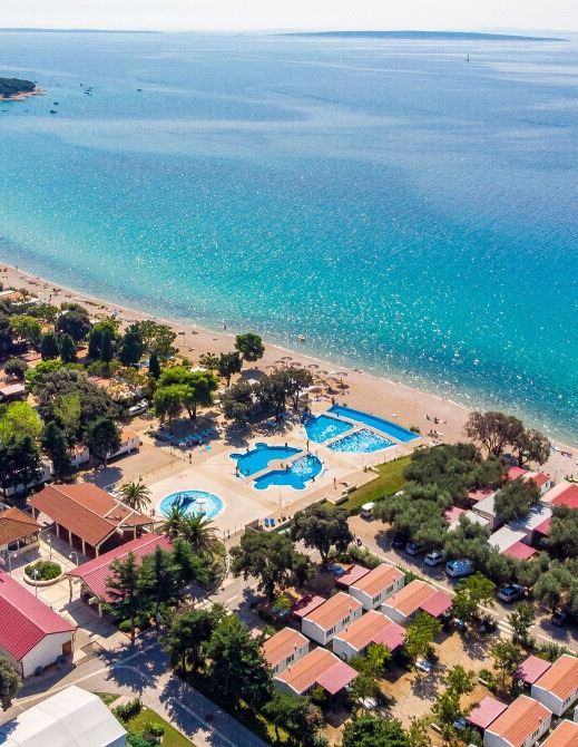 Pláž Straško - Rozlehlá pláž v Novalji | Croatia.hr