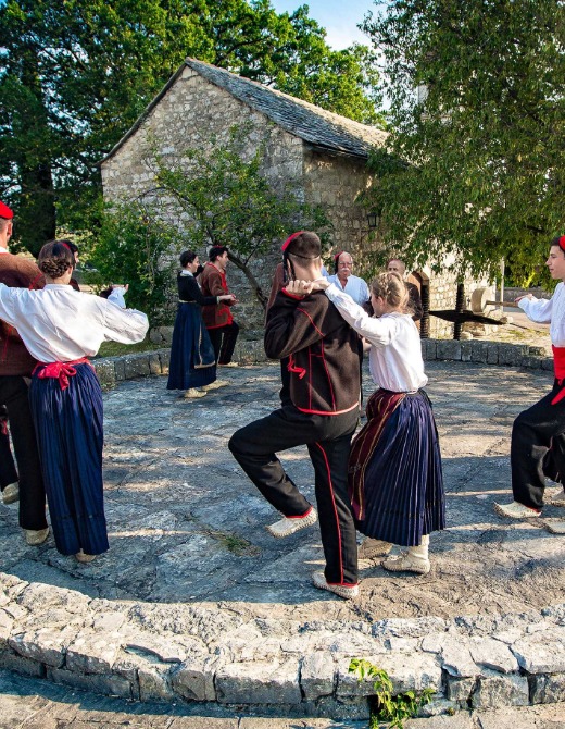 Nijemo kolo: traditioneller Tanz in Kroatien | Croatia.hr