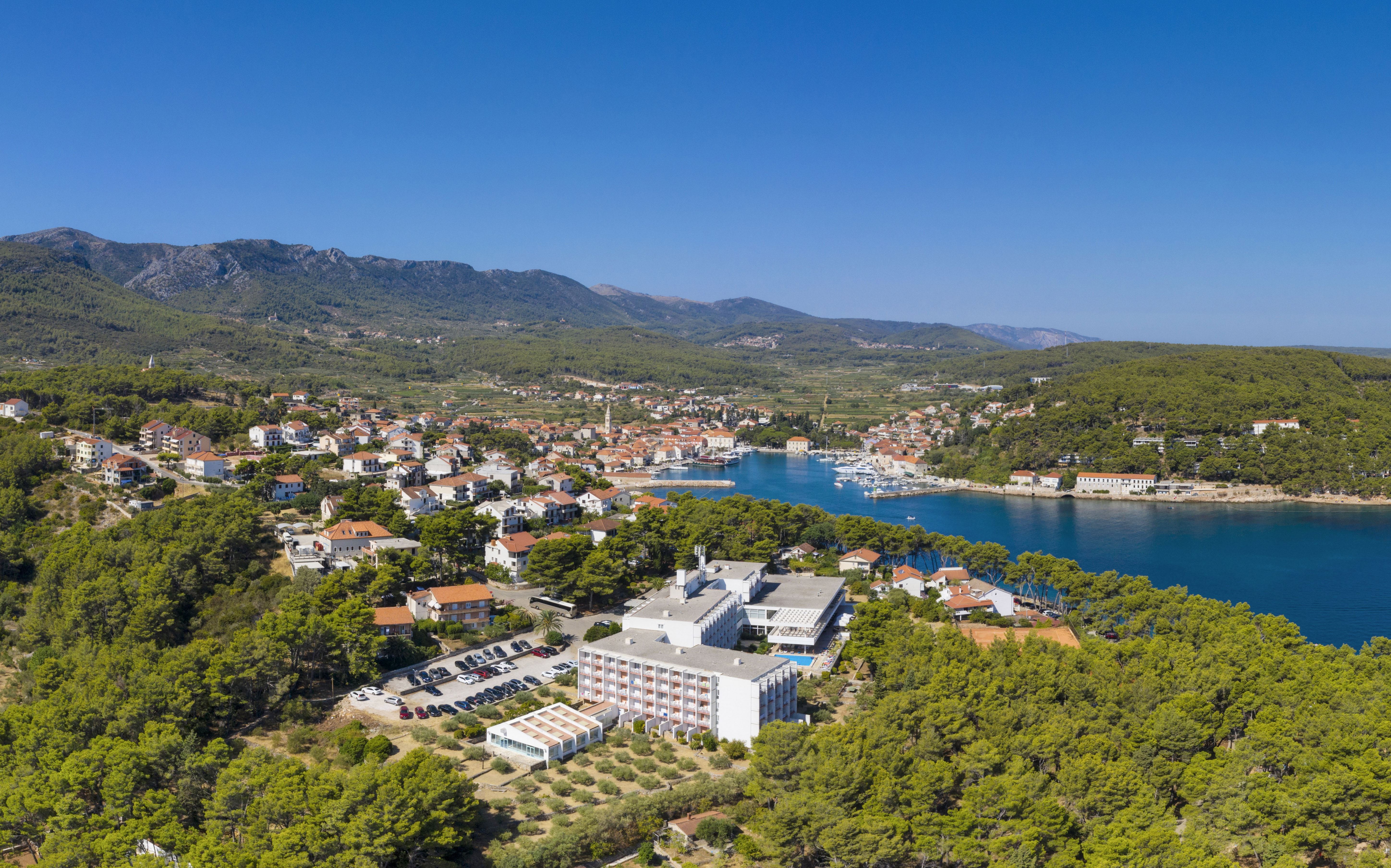 Visit Jelsa | Jelsa